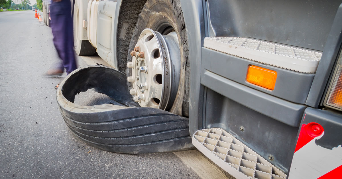 ¿Una llanta de camión ponchada puede provocar un accidente? | Hilda ...
